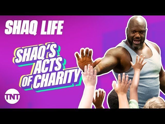 Video: Shaquille O'Neal goes crazy in the crowd during a set at ...