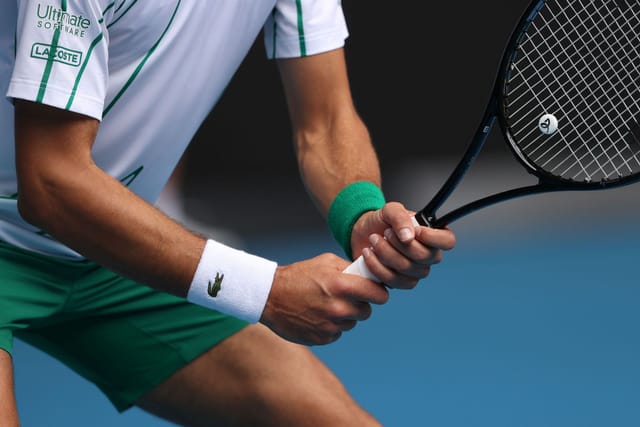 What racket does Novak Djokovic use? Has he ever changed his racket ...