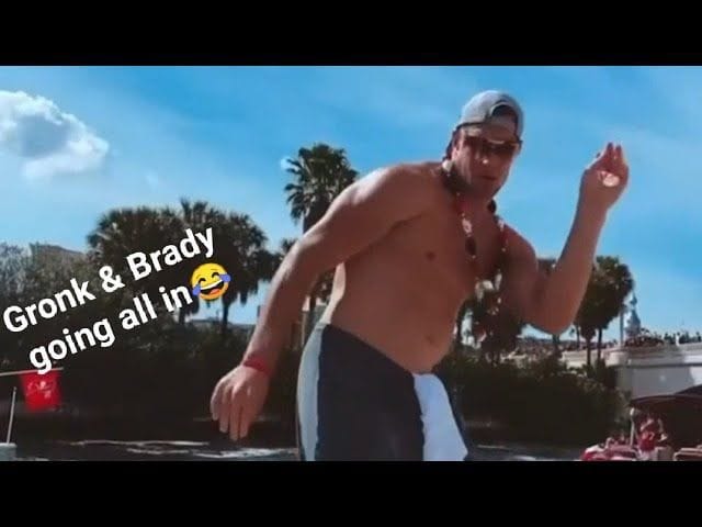 Rob Gronkowski looks absolutely jacked post NFL retirement in latest ...