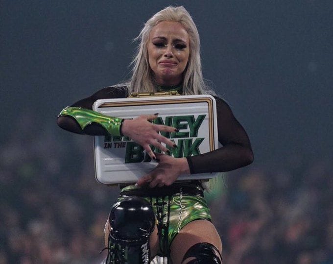 6-time champion breaks character to congratulate Liv Morgan after ...