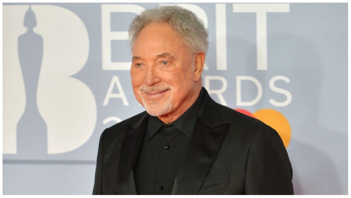 What happened to Tom Jones? Legendary singer denies collapse rumors ...