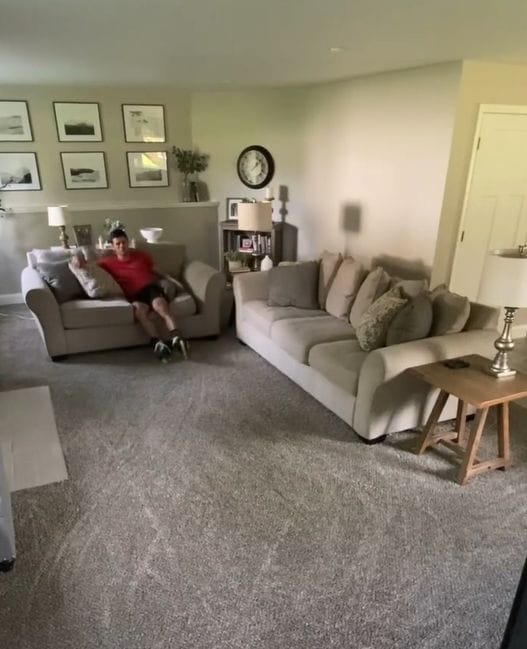 Where does Daniel Labelle live?