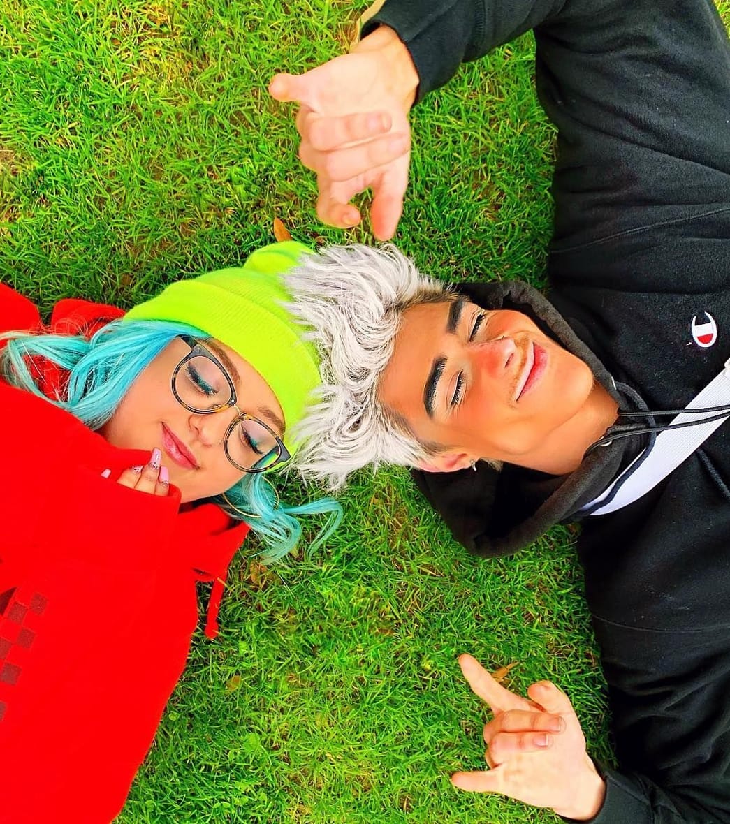 Who is Sebastian Bails's Girlfriend?