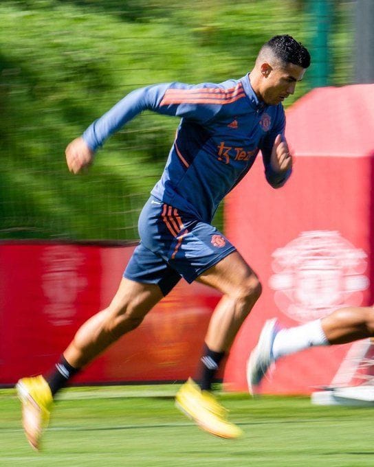 Cristiano Ronaldo posts a picture on social media of him working hard ...
