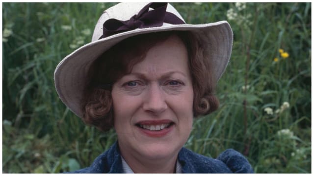 Who did Josephine Tewson play in Keeping up Appearances? Tributes pour ...