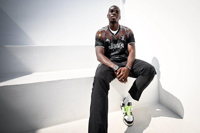 7 top footballers who have private jets