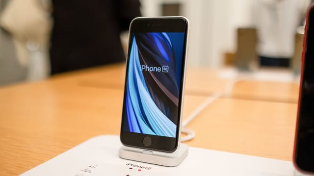 Is the iPhone SE worth it in 2022?