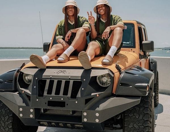 How much is Splash Twinz's Net Worth?