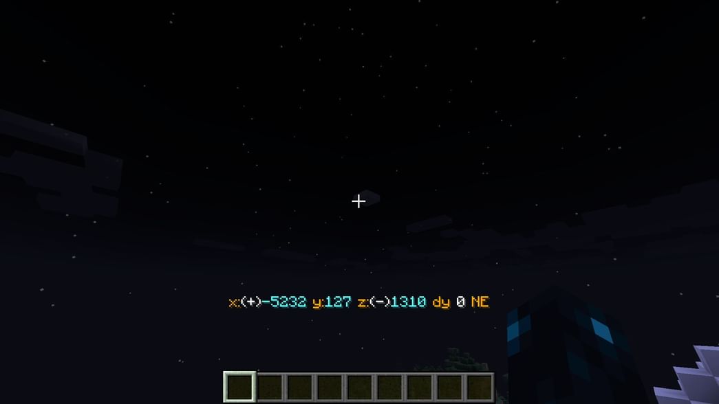 How to see coordinates without debug screen in Minecraft Java Edition