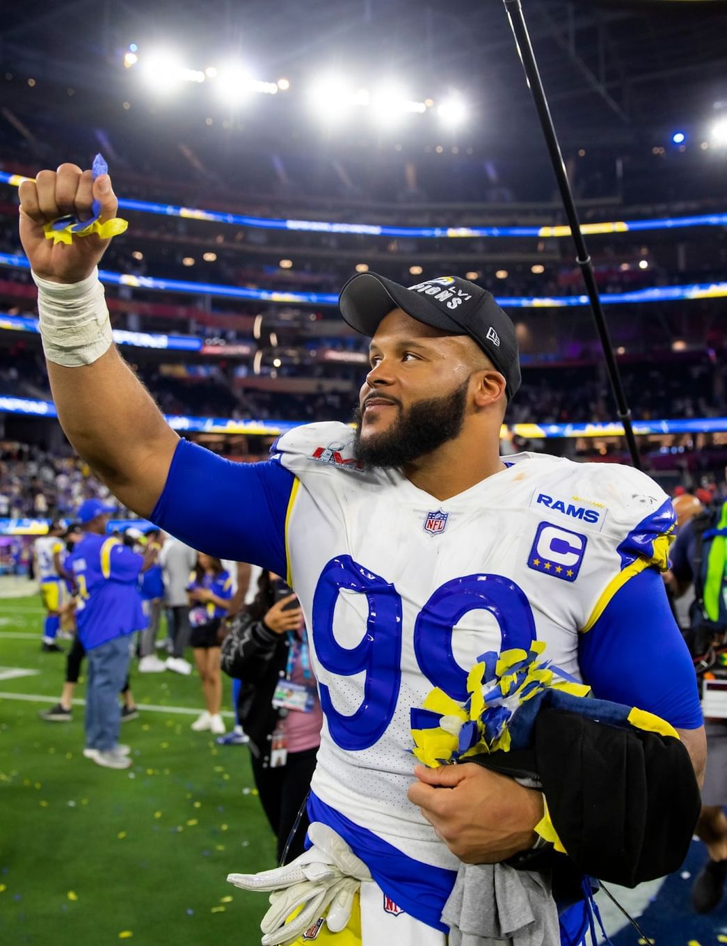All about Aaron Donald’s Net Worth, Salary, Cars and More.