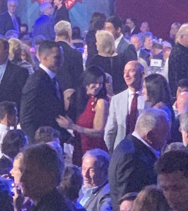 How did Jeff Bezos' GF and Tony Gonzalez's ex-wife Lauren Sanchez look ...