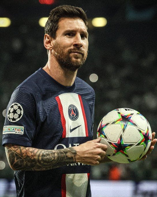 "Influential from the GOAT," "Stop him if you can" - PSG fans wowed by ...