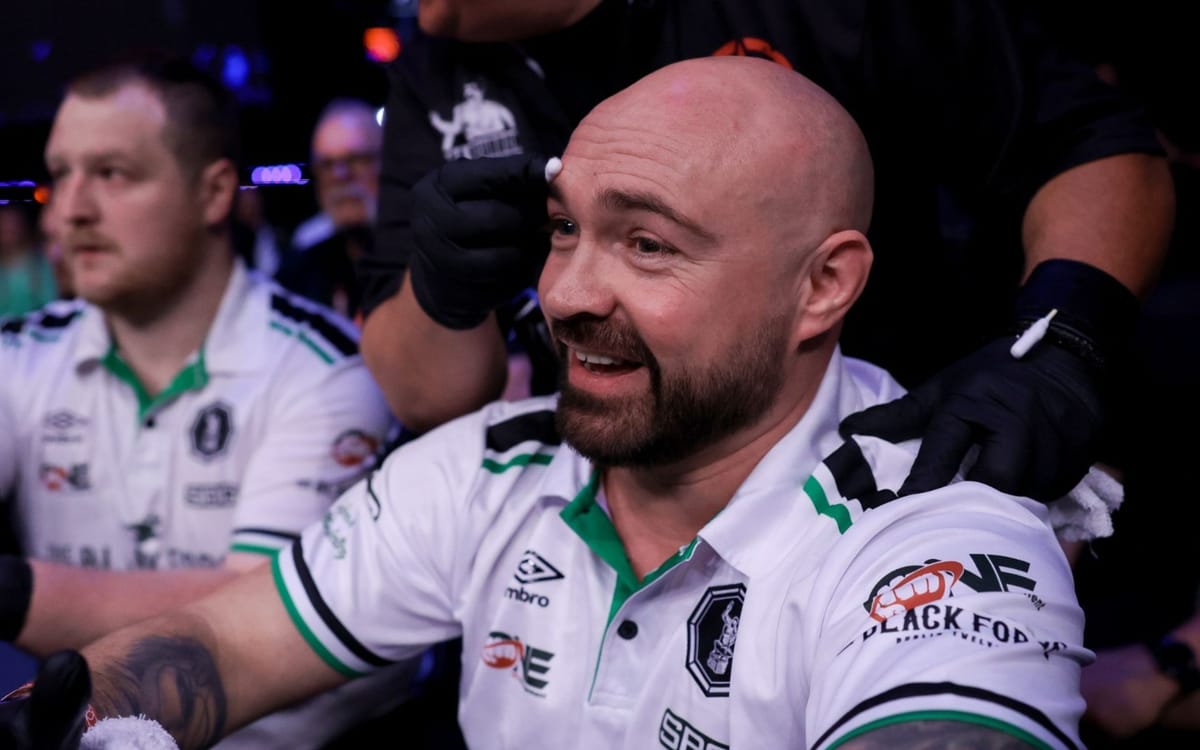 SBG Ireland coach splits open eye during Bellator Dublin