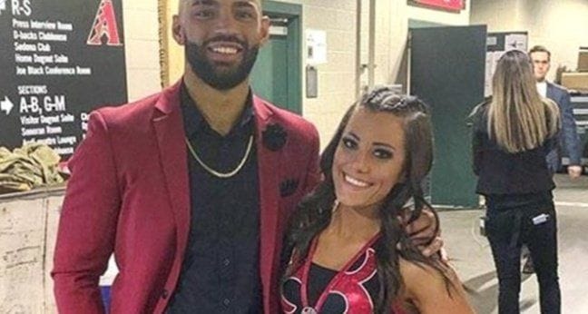 5 current WWE women who recently split from their partners