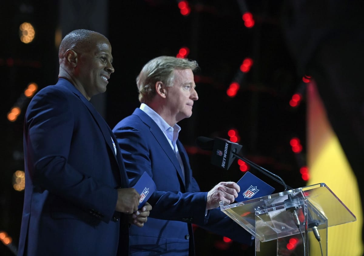 NFL and Apple agree $50m deal as Super Bowl halftime show sponsor