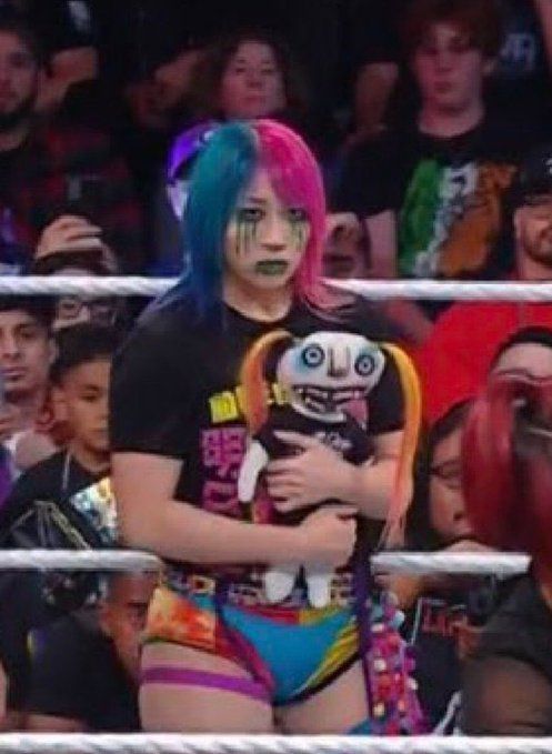 Top WWE Superstar shares photo holding Lilly; Alexa Bliss reacts