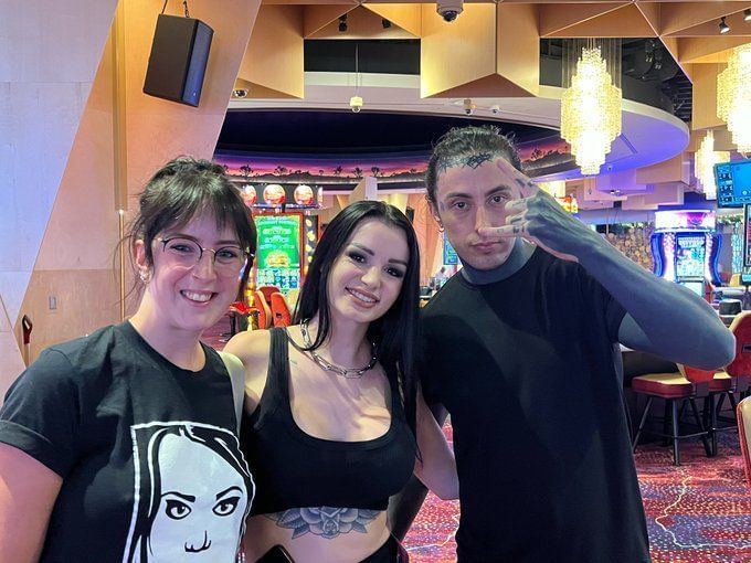 Who is Saraya (fka Paige in WWE) currently dating?