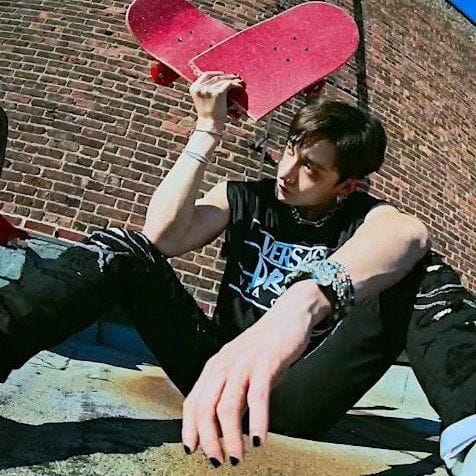 Fans can’t get over Stray Kids’ emo ‘pink’ concept in MAXIDENT comeback ...
