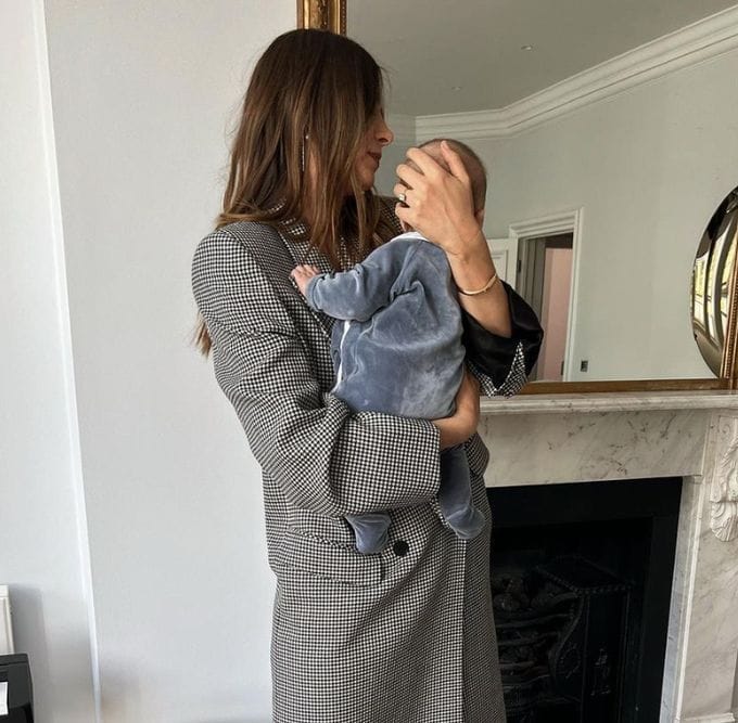Chris Evert reacts to Maria Sharapova's picture with her son