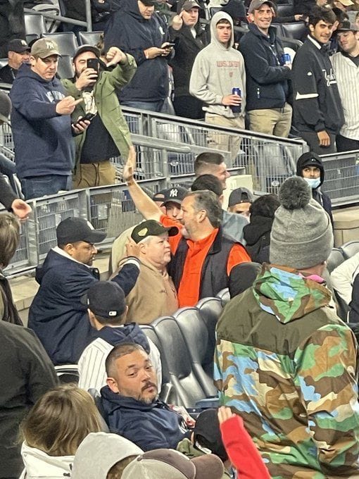 U.S. Senator Ted Cruz received the one-finger salute from the Yankees ...