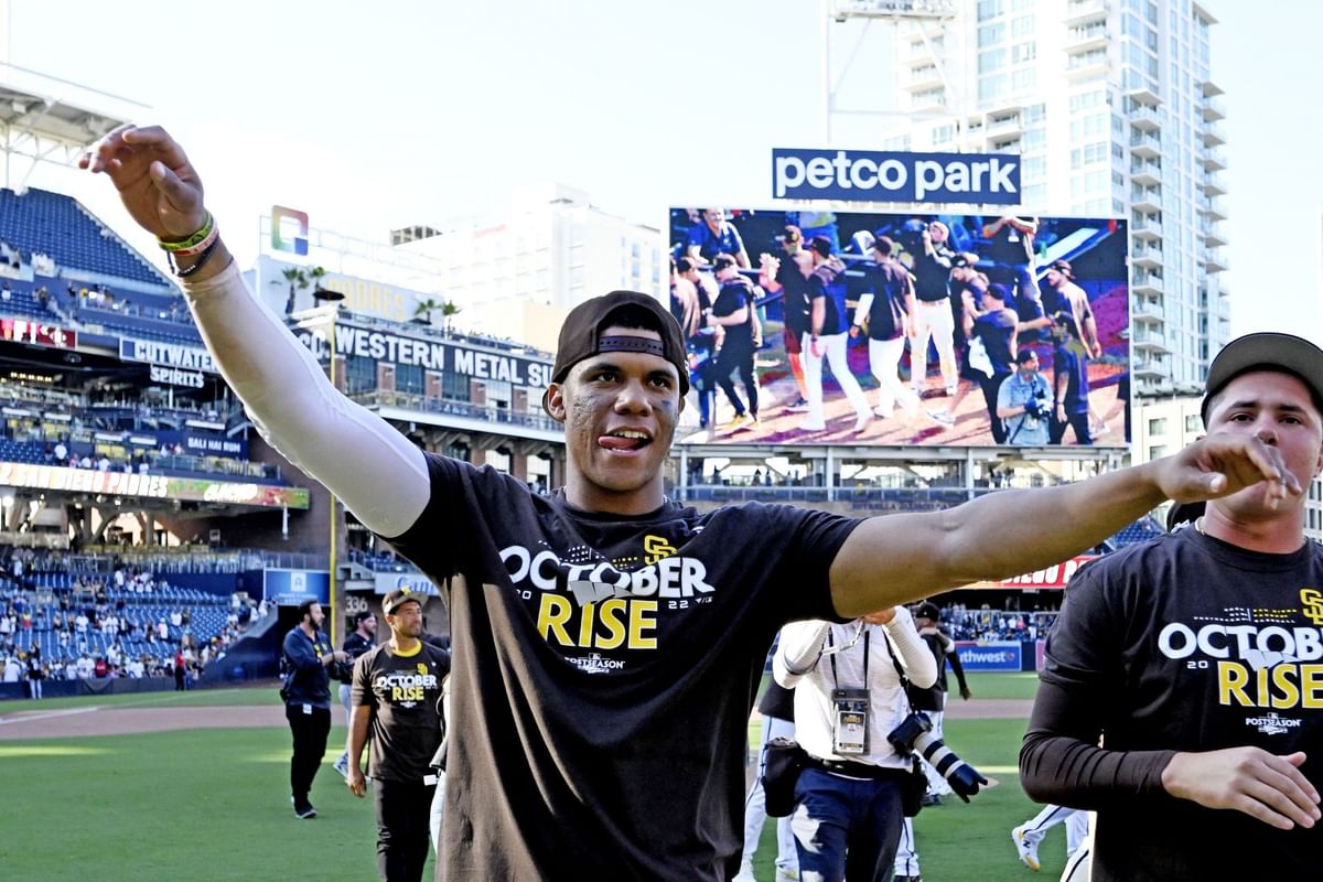 San Diego Padres fans celebrate clinching a Wildcard playoff spot: "I'm gonna cry again it’s ...