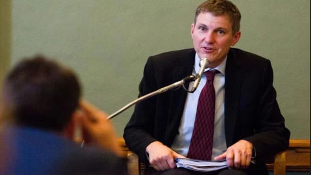 What is propofol? All about the drug mentioned in Timothy Pasa's ...