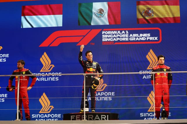 3 F1 teams with most consecutive podiums on a circuit
