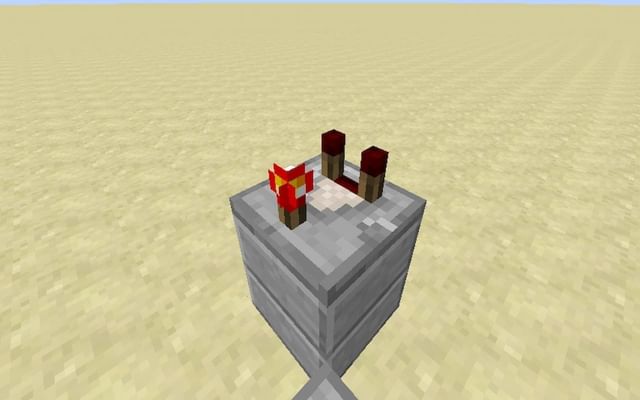 What is the use of redstone comparator in Minecraft?