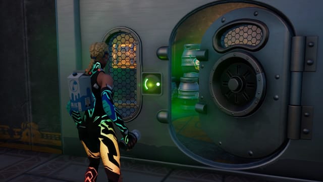 Fortnite player finds way to outsmart opponents using safe vaults