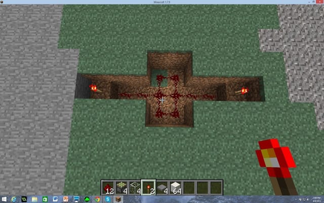 How to make a 2x2 piston door in Minecraft