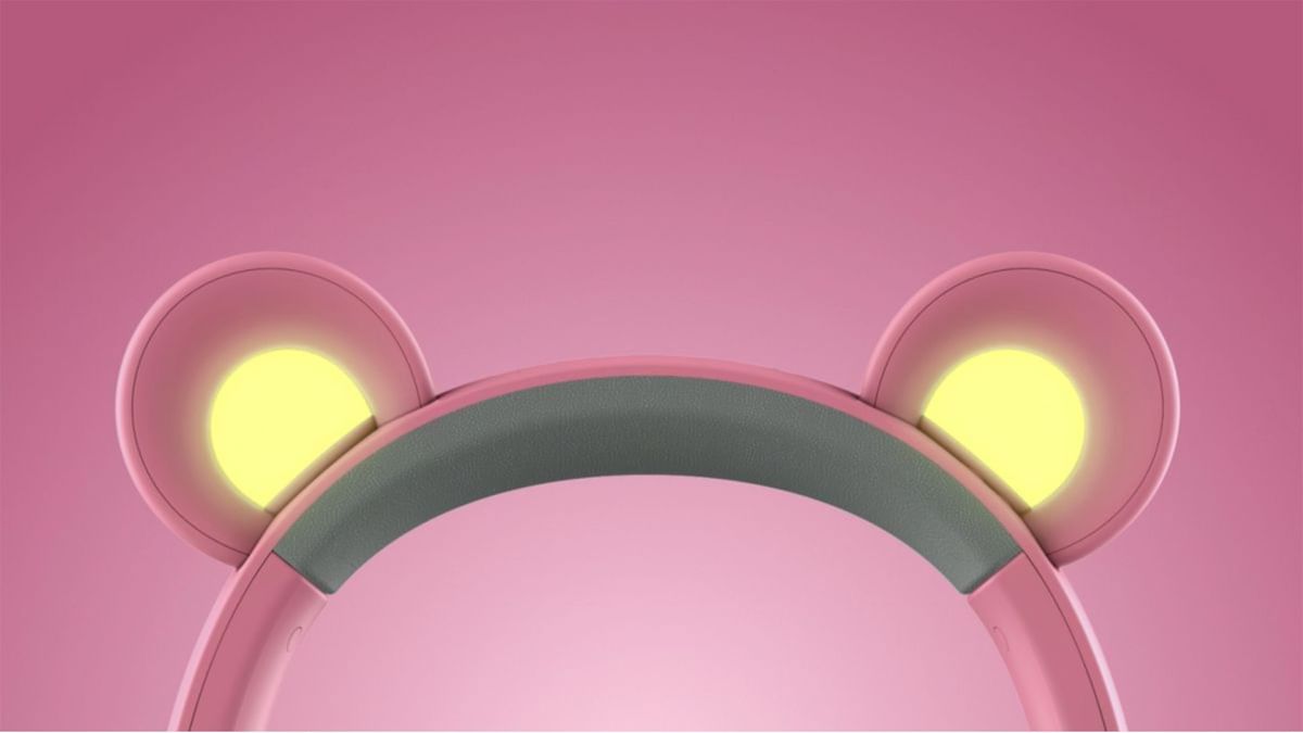 Razer's new Kraken Kitty cat ear headphones wow gamers