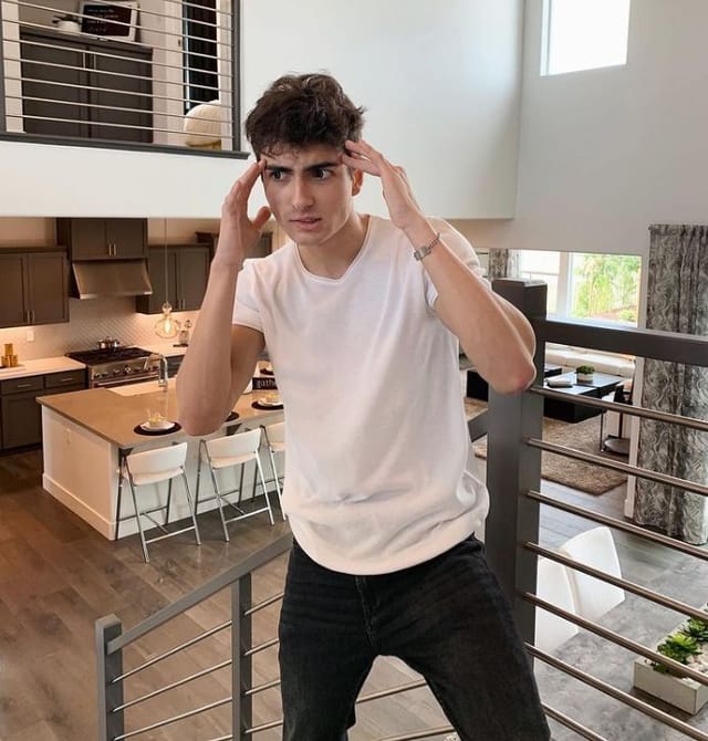 Serum's Profile, Net Worth, Age, Height, Relationships, FAQs