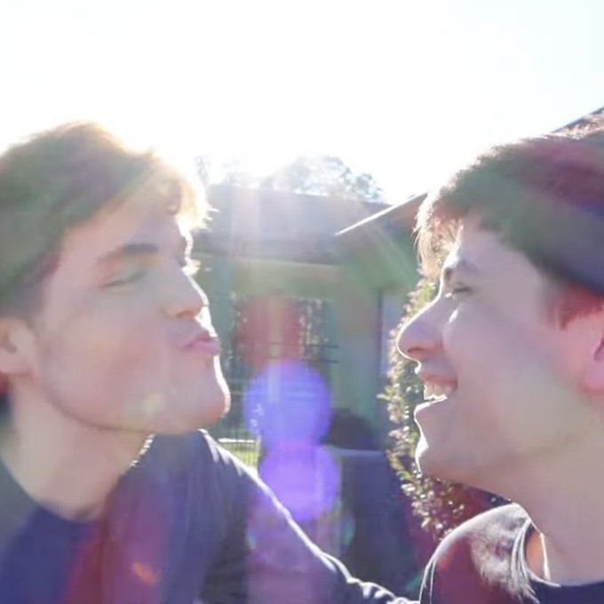 "They almost kissed" - Fans react as GeorgeNotFound and Dream finally ...