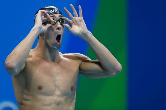 How many world records does Michael Phelps still have?