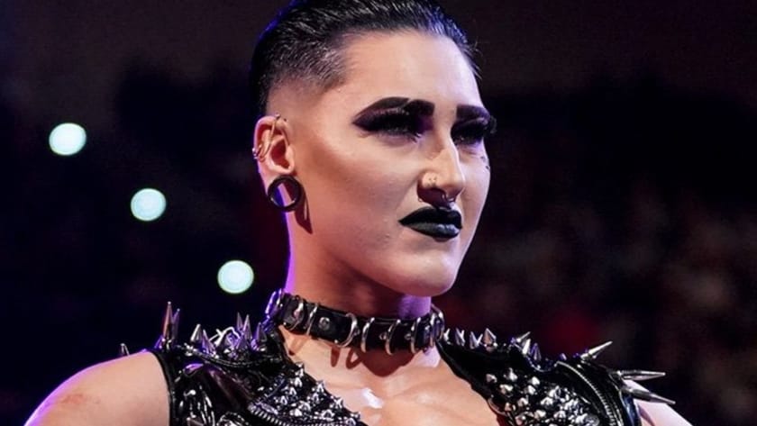 Rhea Ripley sends warning to WWE legend