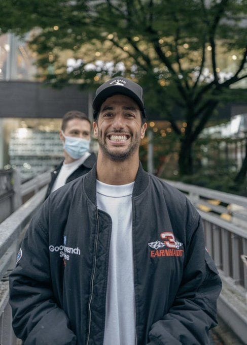 Daniel Ricciardo under no pressure to decide F1 future