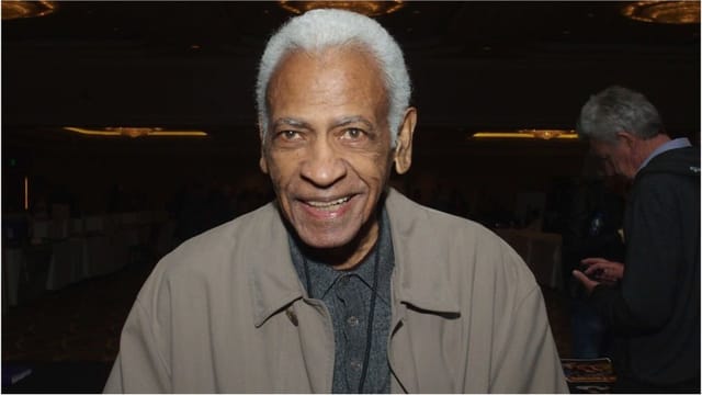 Who was Austin Stoker? Battle for the Planet of the Apes and Assault on ...