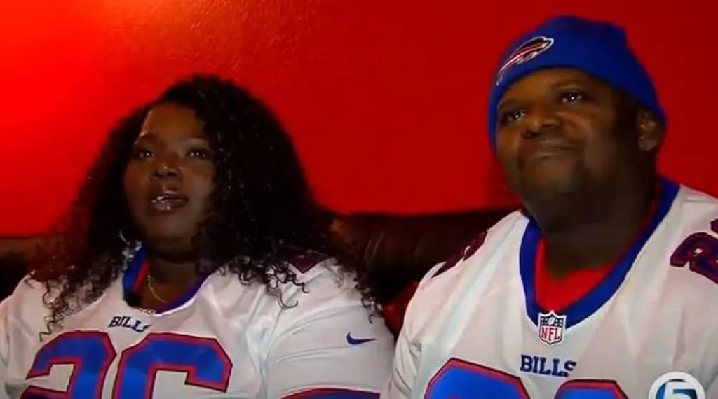 Who are Devin Singletary's parents, Devonn Singletary and Sabrina Clark?