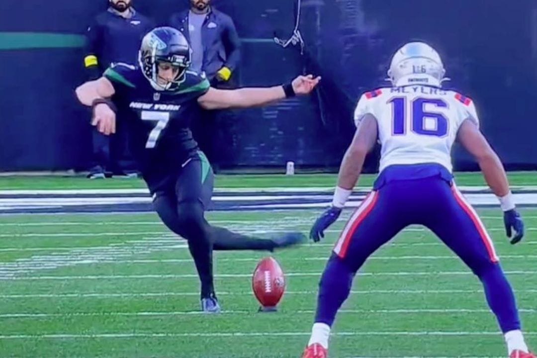NFL fans in splits over Jets' bad kick off attempt: "The way he crawls ...