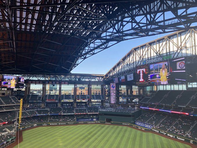 How Many Mlb Stadiums Have Roofs