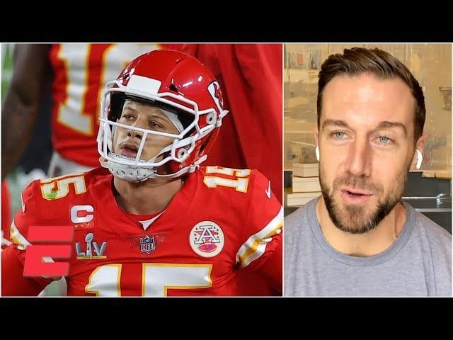 Is Alex Smith still playing football?