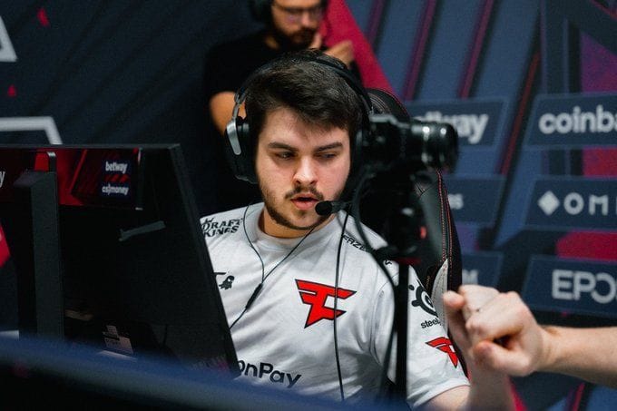 FaZe Clan vs Ninjas in Pyjamas at CS:GO BLAST Premier Fall Finals 2022 ...