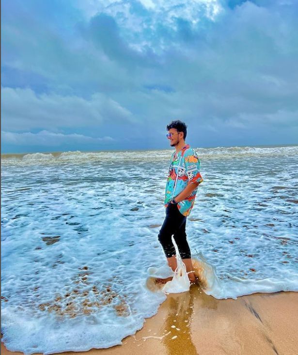 How much is Live Insaan's Net Worth as of 2022?