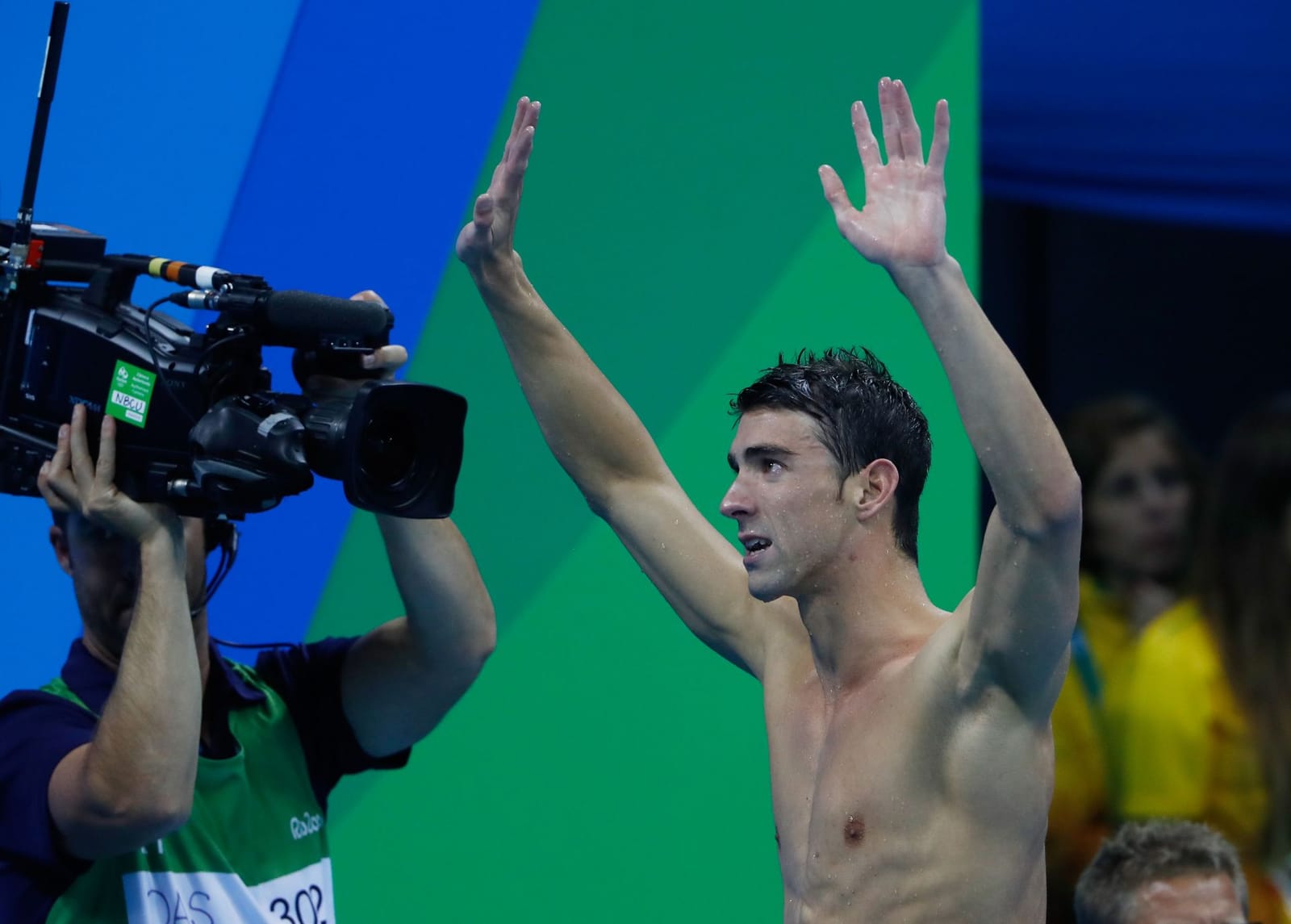 What happened at Michael Phelps' first Olympics final at the 2000 ...