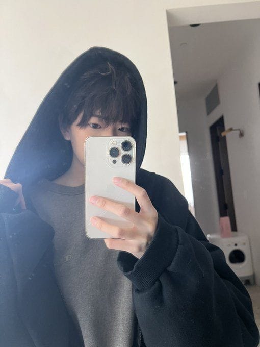 "She's so cute!" - Valkyrae, Fuslie, LilyPichu, and more react as ...