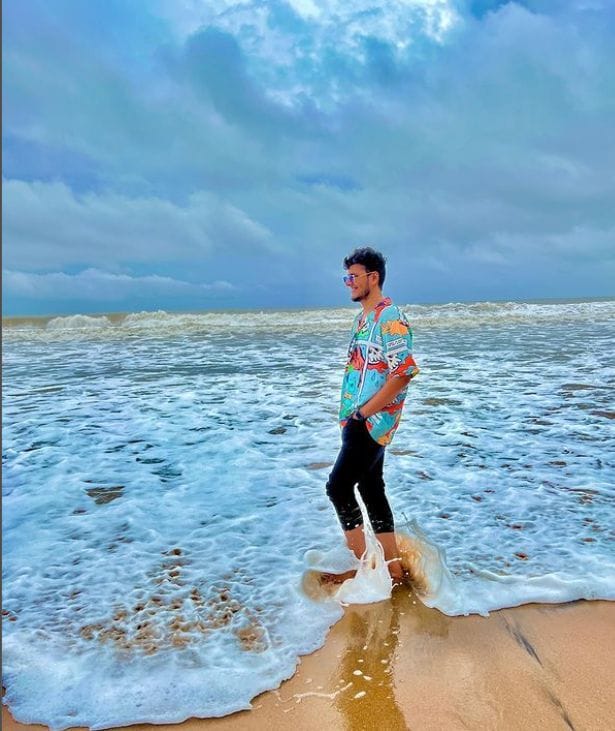 How much is Live Insaan's Net Worth as of 2022?