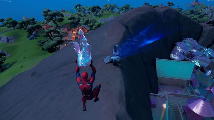 Fortnite: How to use a D-Launcher while holding a chicken