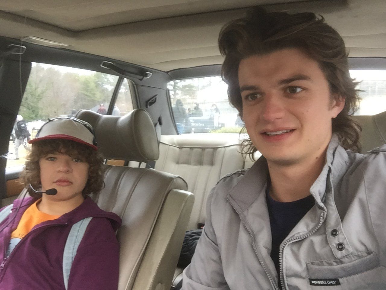 Who plays Steve in Stranger Things?