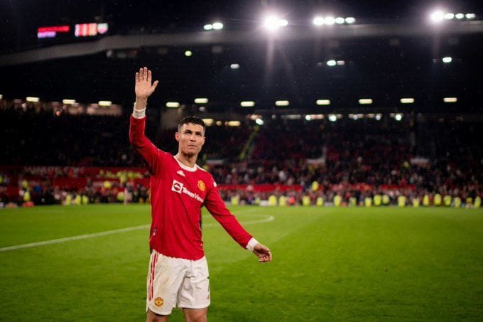 "Wants his fans to know the truth", "Club deserves to go trophyless for ...