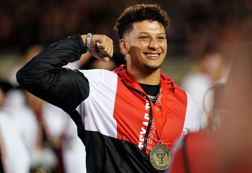 Is Patrick Mahomes playing tonight vs the Titans in Week 9?